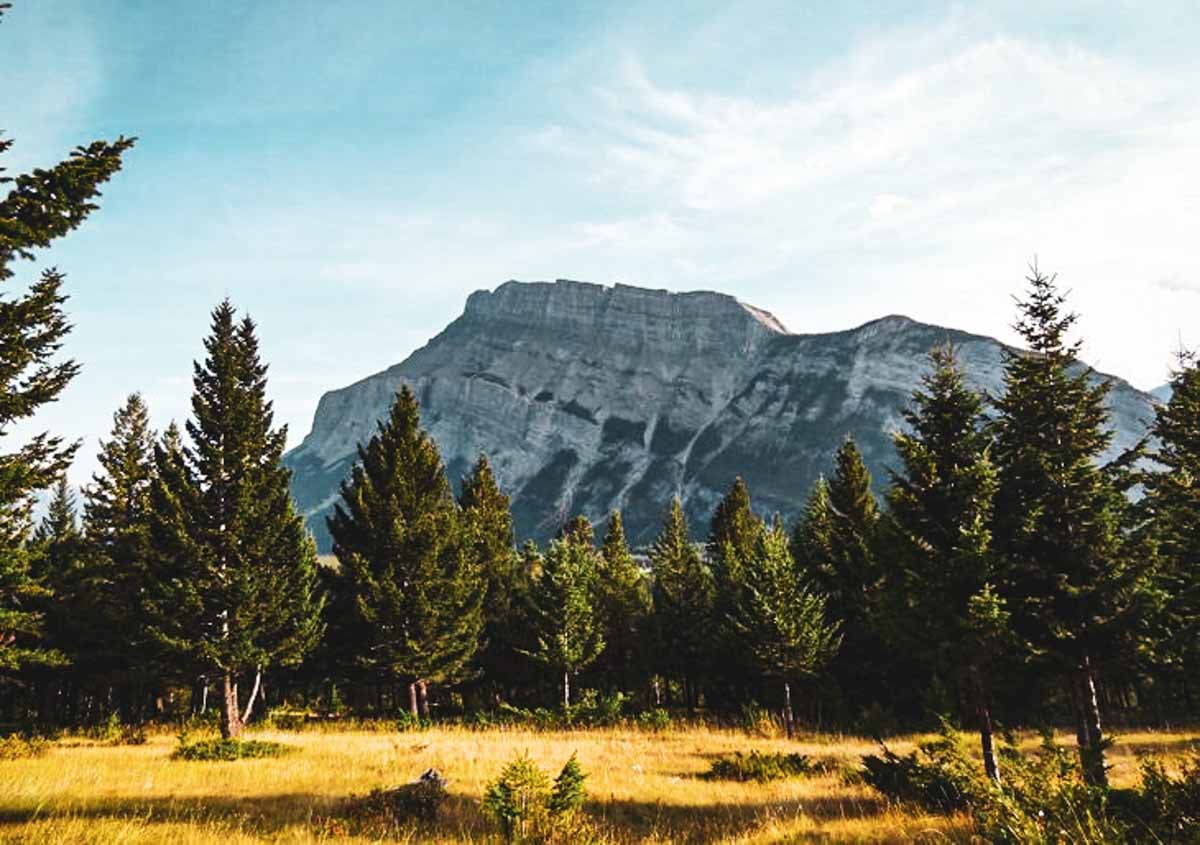 Ultimate Guide to Banff's Lakes: Moraine, Louise & Emerald | BaldHiker