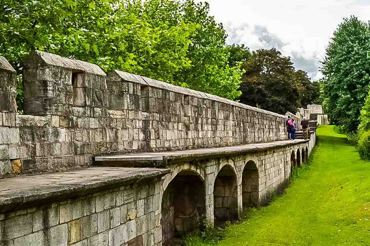 York - A Walk Of The City Walls | BaldHiker