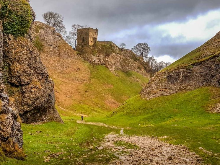 Cave Dale Walk, Rugged and Scenic – Castleton, Peak District | BaldHiker