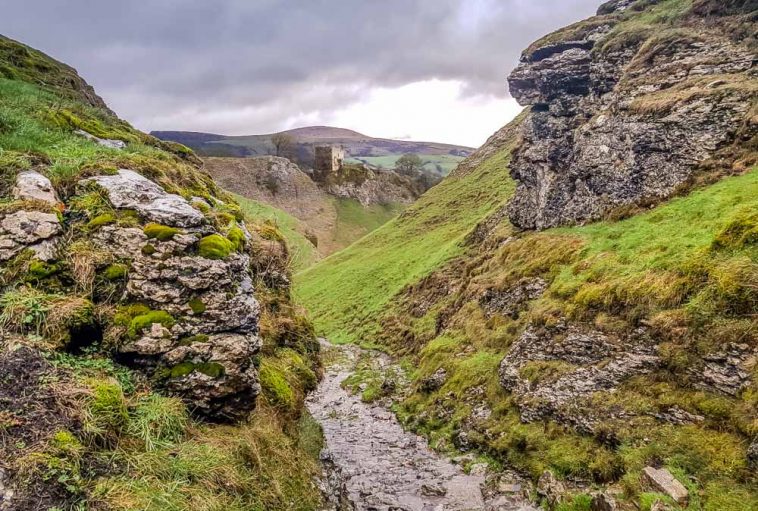Cave Dale Walk, Rugged and Scenic – Castleton, Peak District | BaldHiker