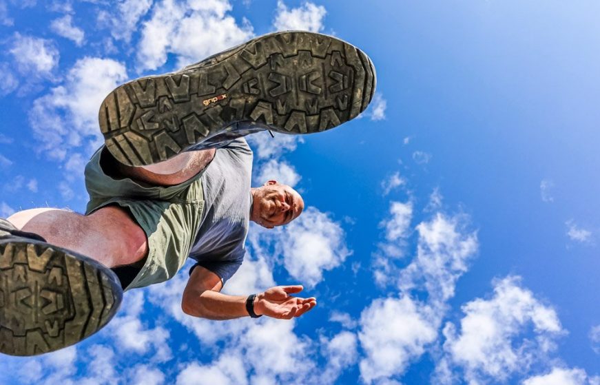 How To Walk In The Air Smartphone Photo Tip | BaldHiker