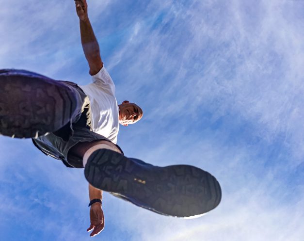 How To Walk In The Air Smartphone Photo Tip | BaldHiker