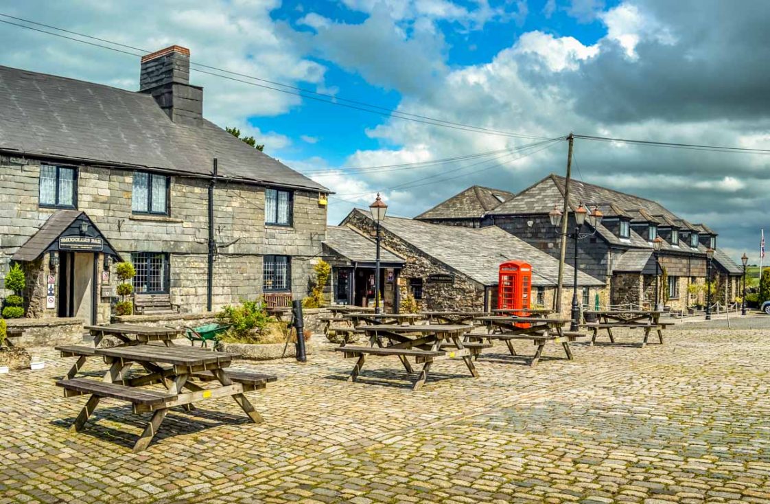 Jamaica Inn Cornwall - The Famous Smugglers Inn | BaldHiker