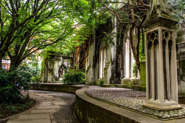 St Dunstan In The East - The Fairytale Garden | BaldHiker