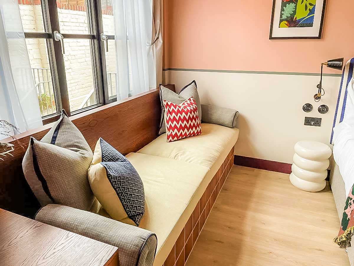 A Stay At The World's First Whole Life Net Zero Hometel - room2 ...