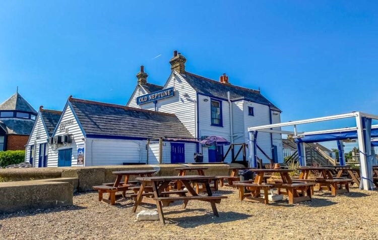 Whitstable Harbour Gin - The Taste Of Kent | BaldHiker