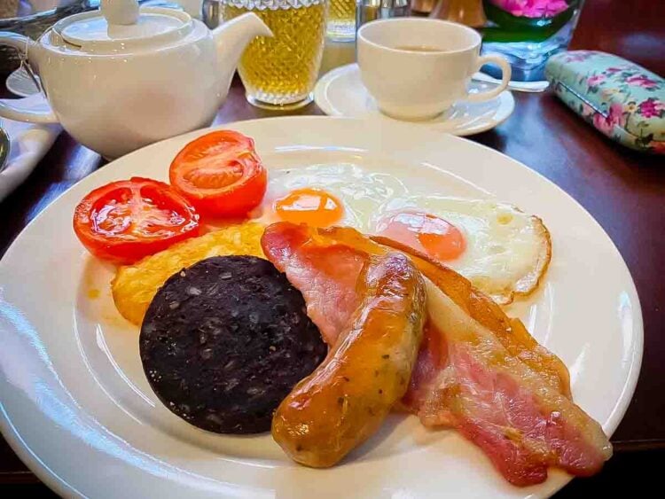 A Journey Through The Full English Breakfast | BaldHiker