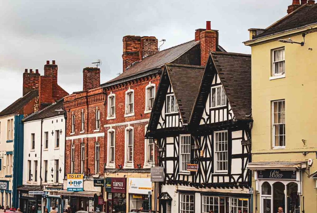 Ashby de la Zouch: The Definitive Guide to History, Food & Walks ...