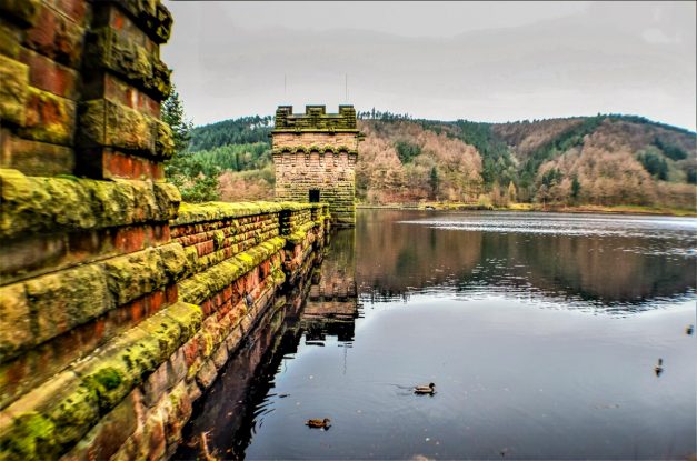 Derwent Dam Circular Walk: Dambusters, Drowned Villages & Tin Towns ...
