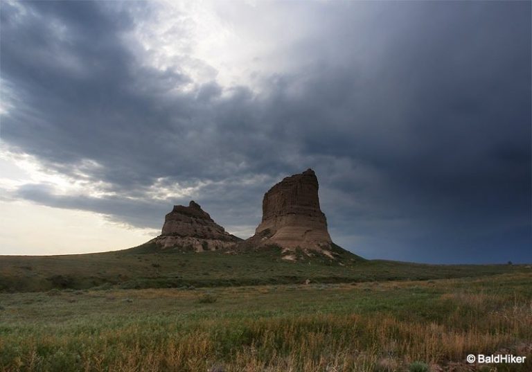 Courthouse & Jail Rocks, NE: An Oregon Trail Landmark Guide | BaldHiker