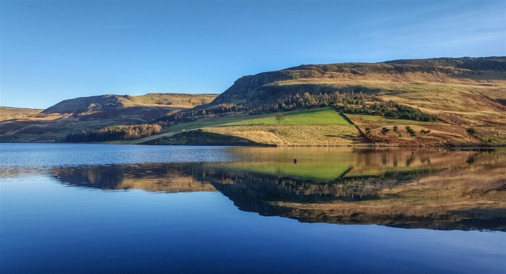 Dove Stone Reservoir: A Local’s Guide to Walks, Parking & The Peaks ...
