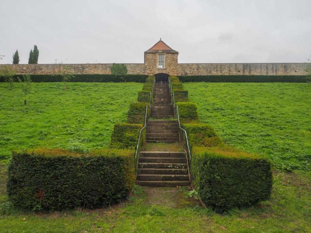 Durham's Best-Kept Secret: A Walker's Guide to the Old Durham Gardens ...