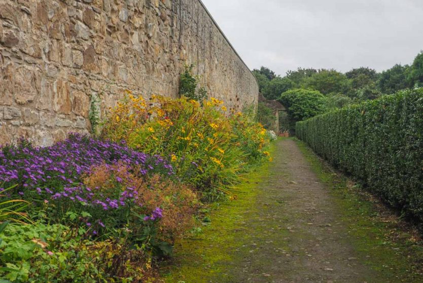 Durham's Best-Kept Secret: A Walker's Guide to the Old Durham Gardens ...