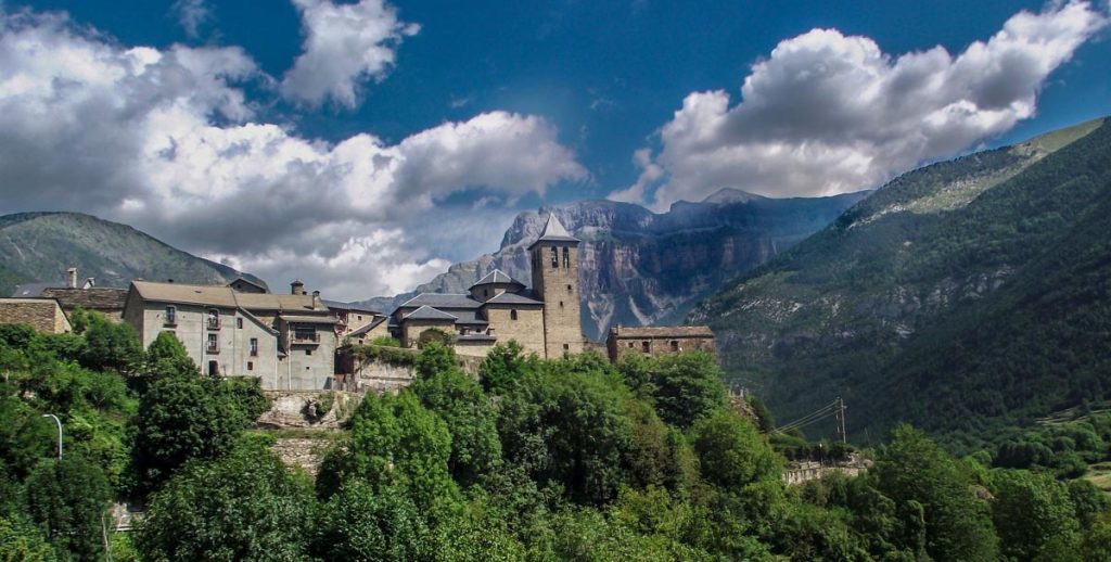 Hiking in the Aragonese Pyrenees | BaldHiker